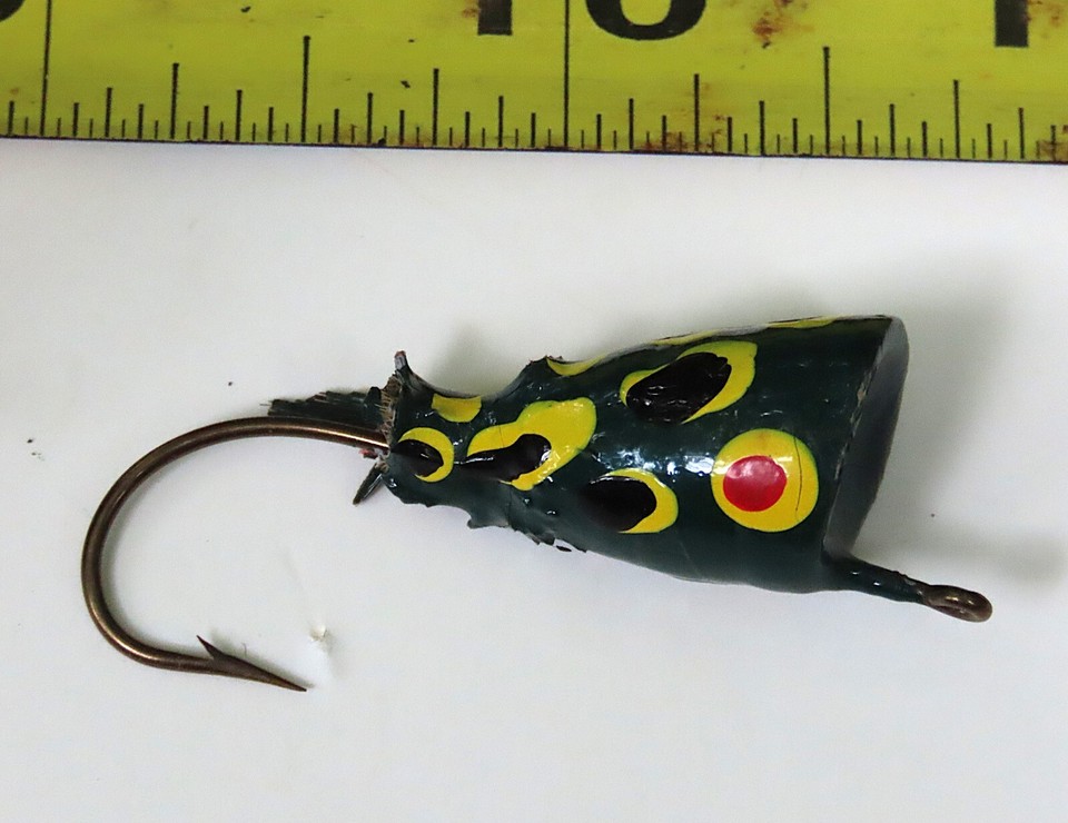 Seven (7) Vintage Fly Rod Poppers, All With Similar Frog Paint Pattern ...