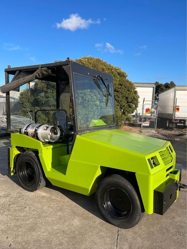 CLARK GT50 AIRCRAFT TUG UNIVERSAL TOW TUG TRACTOR | eBay Australia