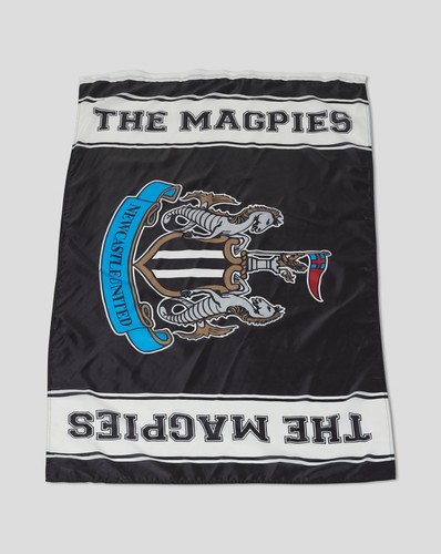 NEWCASTLE UNITED FC CREST FLAG 150CM X 90CM -OFFICIAL FOOTBALL GIFT ...