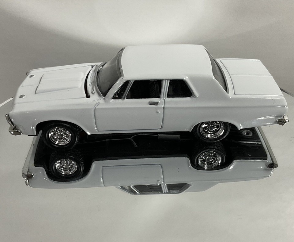 Hot Wheels 1963 “Plymouth 426 Max Wedge Hemi” White (1:64) Limited ...