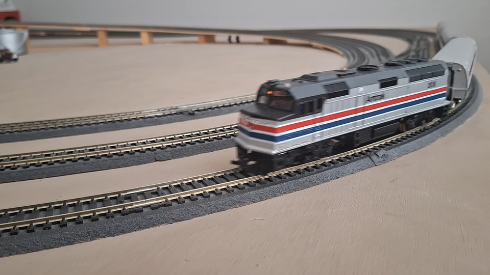 ⭐ HO SCALE BACHMANN SPECTRUM AMTRAK TRAIN SET F40PH LOCOMOTIVE & 3 ...