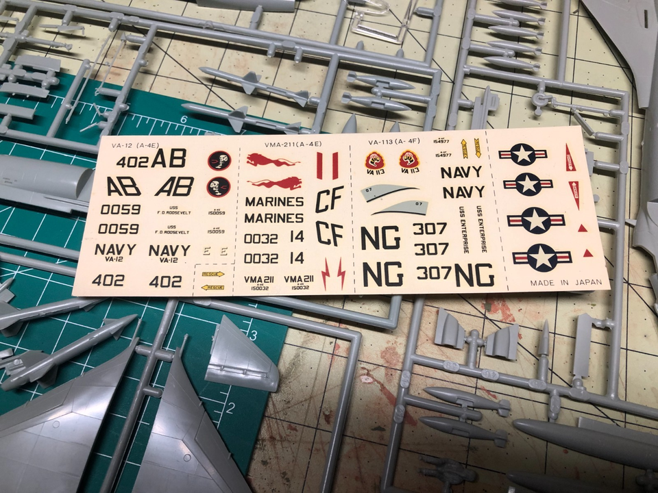 Two Vintage Hasegawa McDonnell-Douglas A-4F Skyhawk 1:72 Scale Model ...