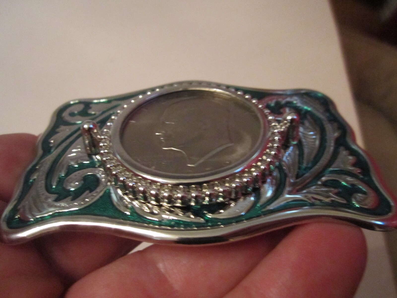 1972 LIBERTY SILVER DOLLAR COIN BELT BUCKLE - GW-12 - Gem