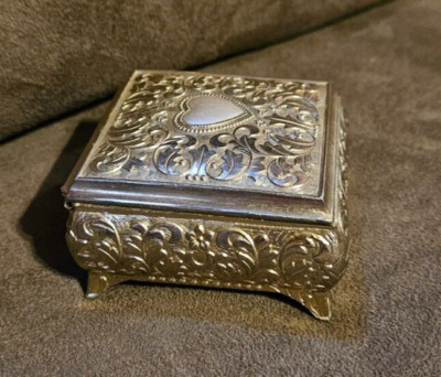 Vintage Gold tone Trinket/ring box Heart /Flowers & leaves decorating ...