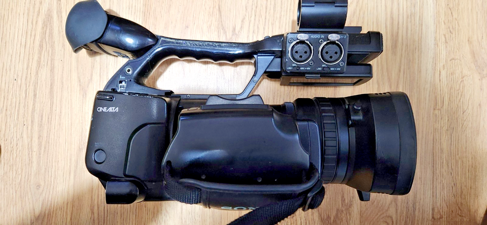 SONY PMW- EX1R XDCAM Full HD Professional Camcorder + accs – excellent ...