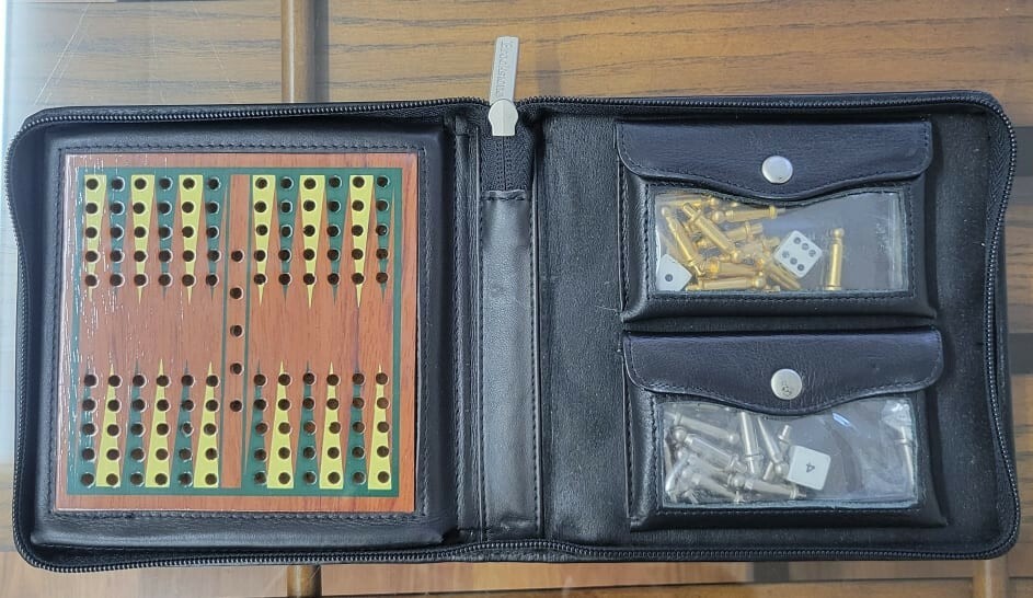 VTG BACKGAMMON GAME TRAVEL SET BROOKSTONE WOOD BOARD METAL PEGS ZIP ...