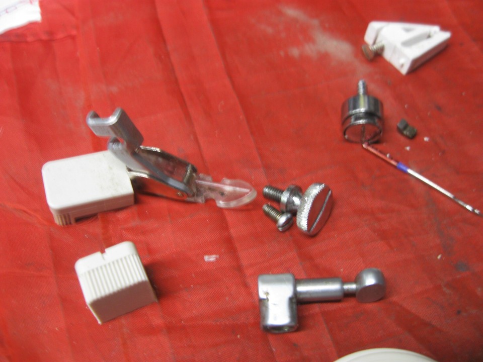 Singer 9005 9008 Sewing Machine Needle Clamp Spool Pin Foot Lever Knobs ...