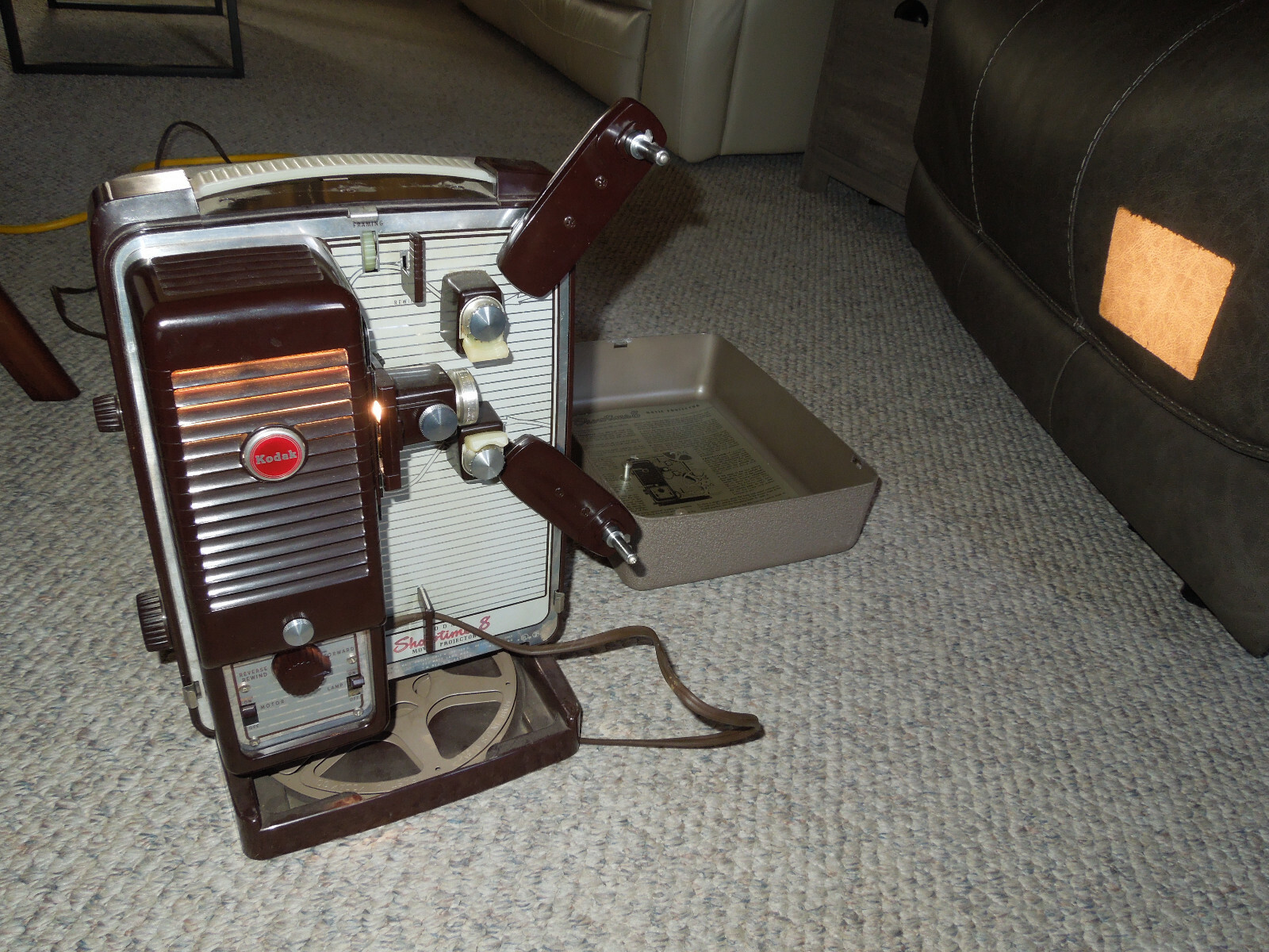 VINTAGE KODAK SHOWTIME 8 MOVIE PROJECTOR - MODEL 500 | eBay