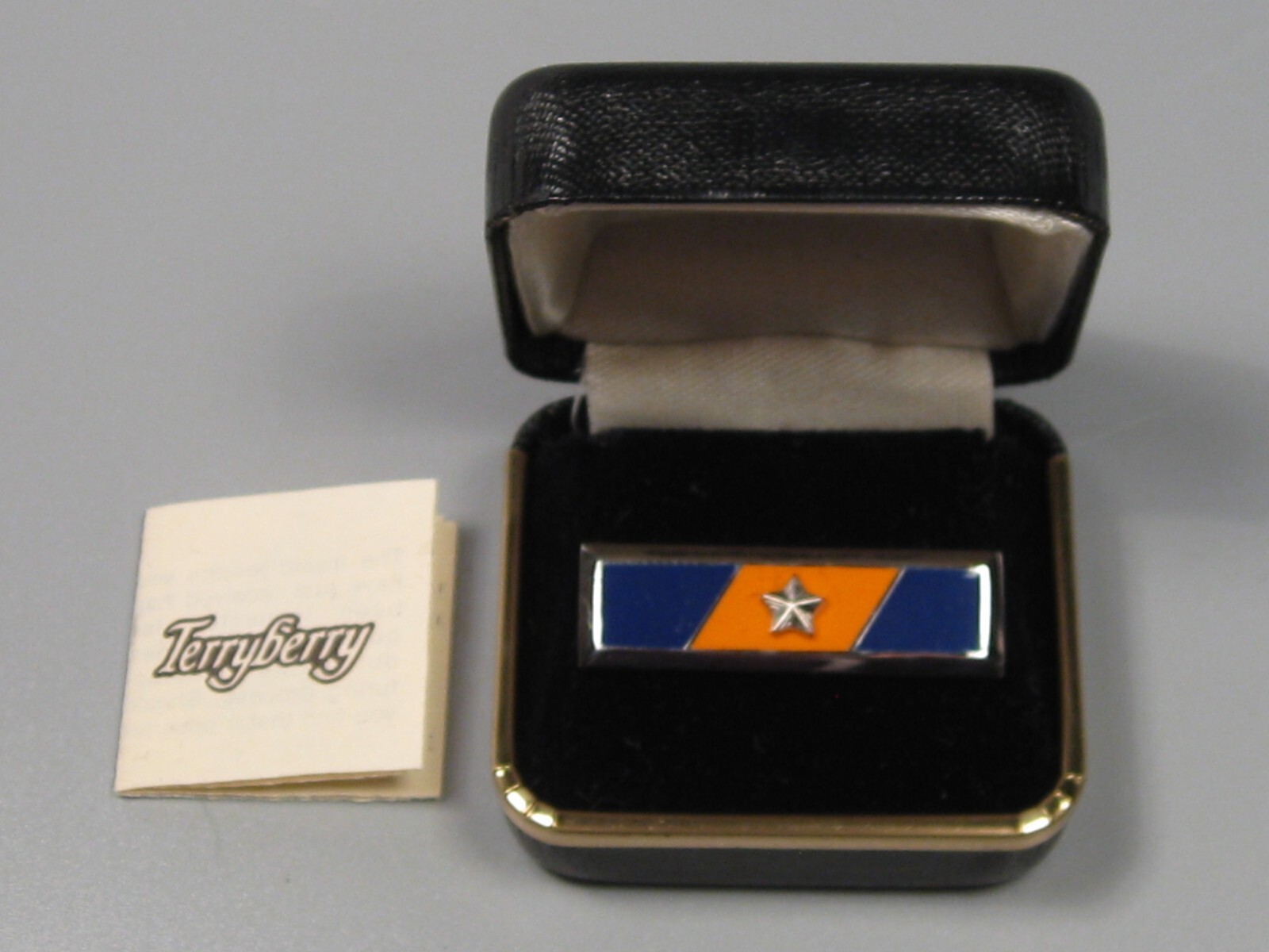 Terry Berry Military BAR Pin w/ Velvet Case. #5 | eBay