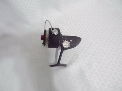 Spinning Reels - Vintage Dam Quick 330 Spinning Reel