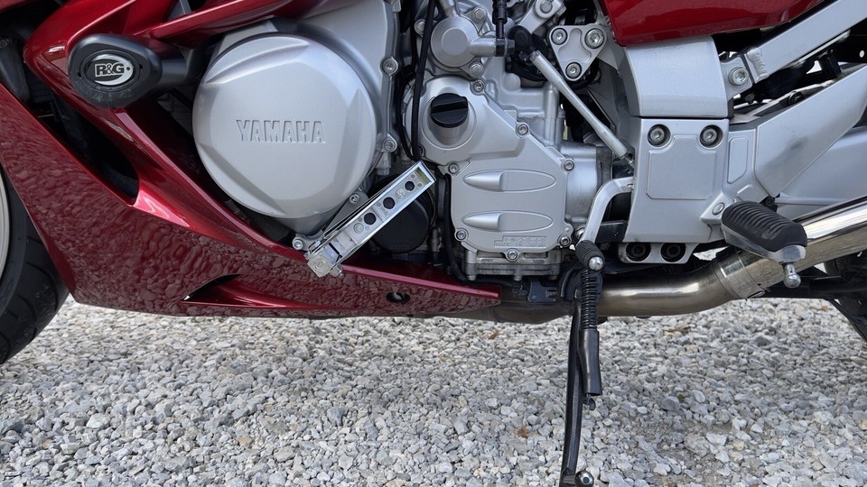 Yamaha FJR1300 Mounting Plates and Folding Highway Pegs, Chrome Finish ...