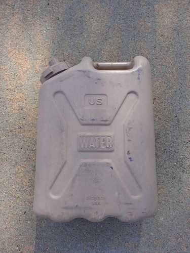 Military Issued Scepter Military Water Can 20L/5 Gallon Desert-Tan ...