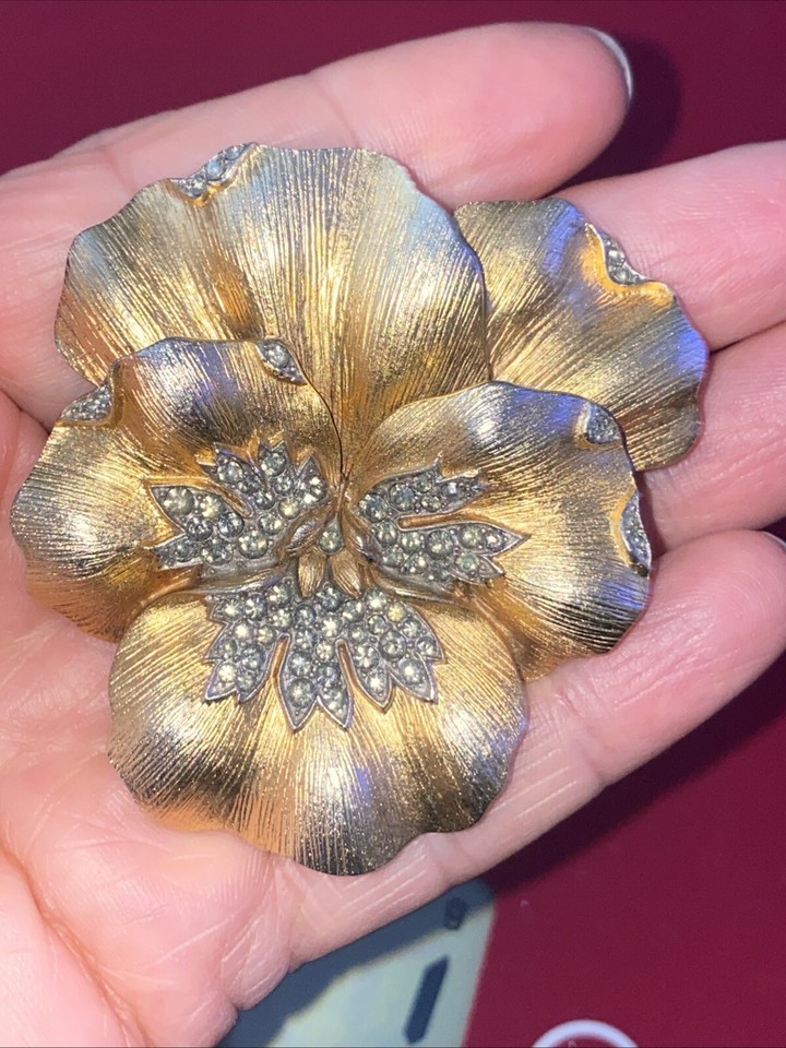 Crown Trifari Pansy Flower Brooch Pin Gold Tone Rhinestones Vintage ...