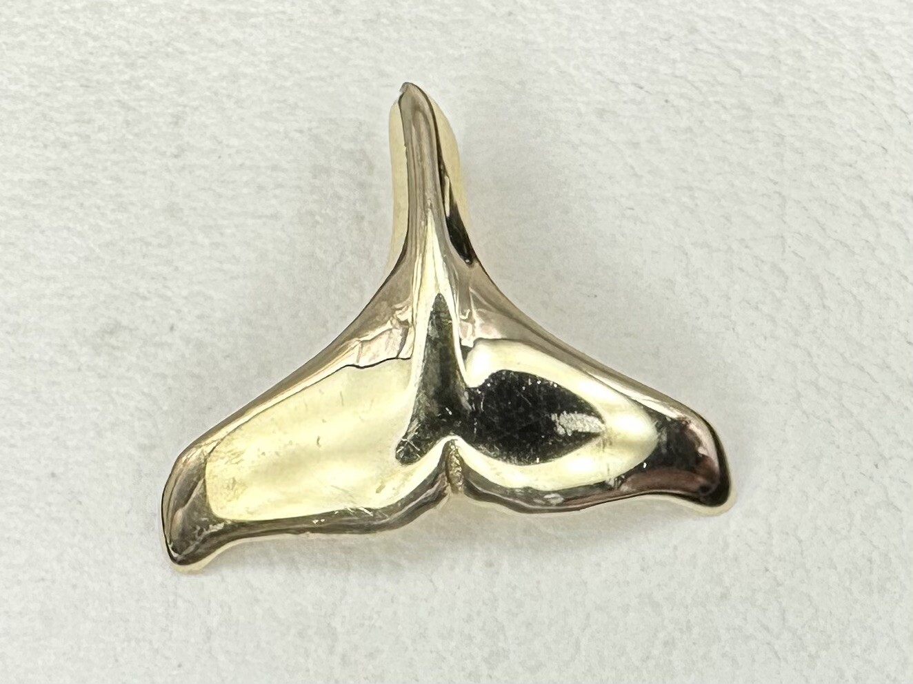 14k Yellow Gold Bahamas Souvenir Whale Tail Slide Pen… - Gem