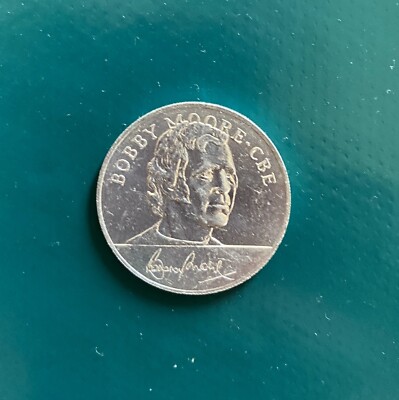 Bobby Moore CBE Withdrawn Esso Coin Mexico 1970 RARE | eBay UK