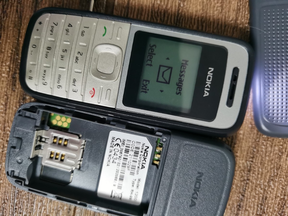 Nokia 1200 Preto Nokia 1200 Classic Retro Mobile Phone 2G Unlocked