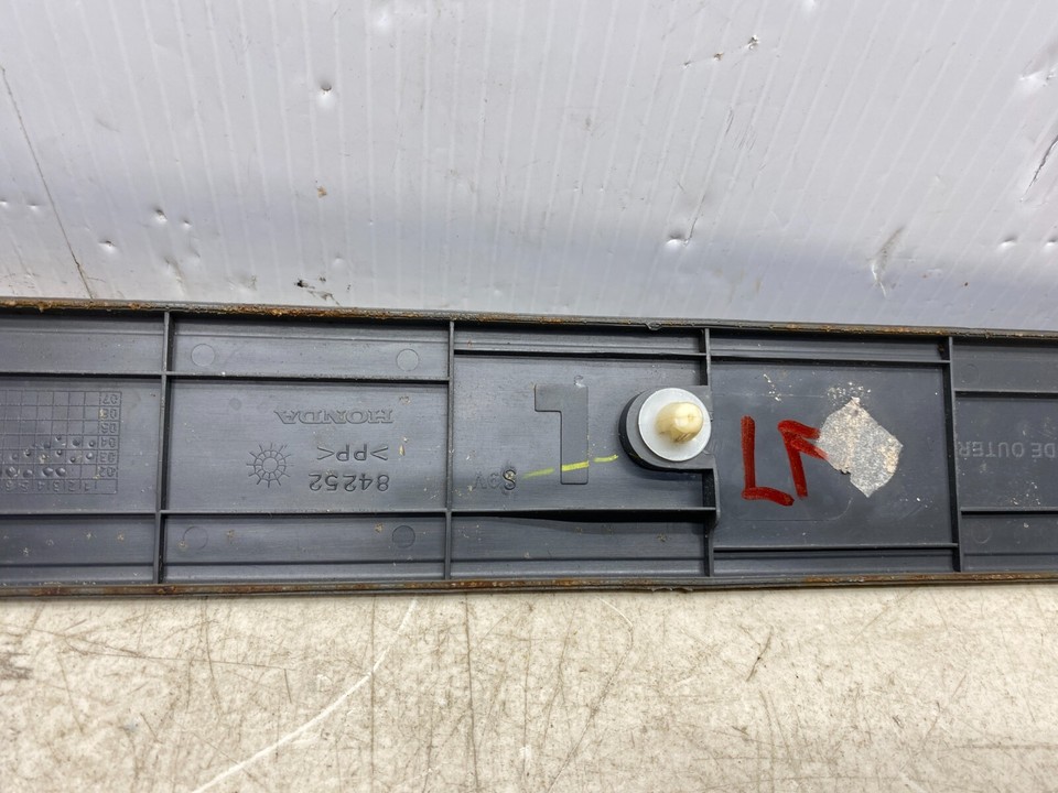 2003-2005 HONDA PILOT LEFT FRONT DOOR OUTER SILL SCUFF PLATE TRIM COVER ...