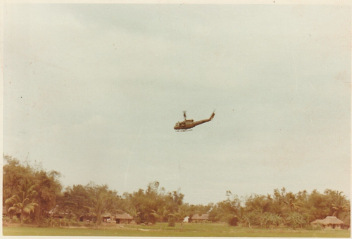 Vietnam PHOTO- Army GI w/176TH ASSAULT HELICOPTER CO at CHU LAI - I ...