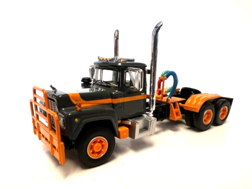 DCP / FIRST GEAR 1/64 SCALE R MODEL MACK DAY CAB, GRAY & ORANGE | eBay