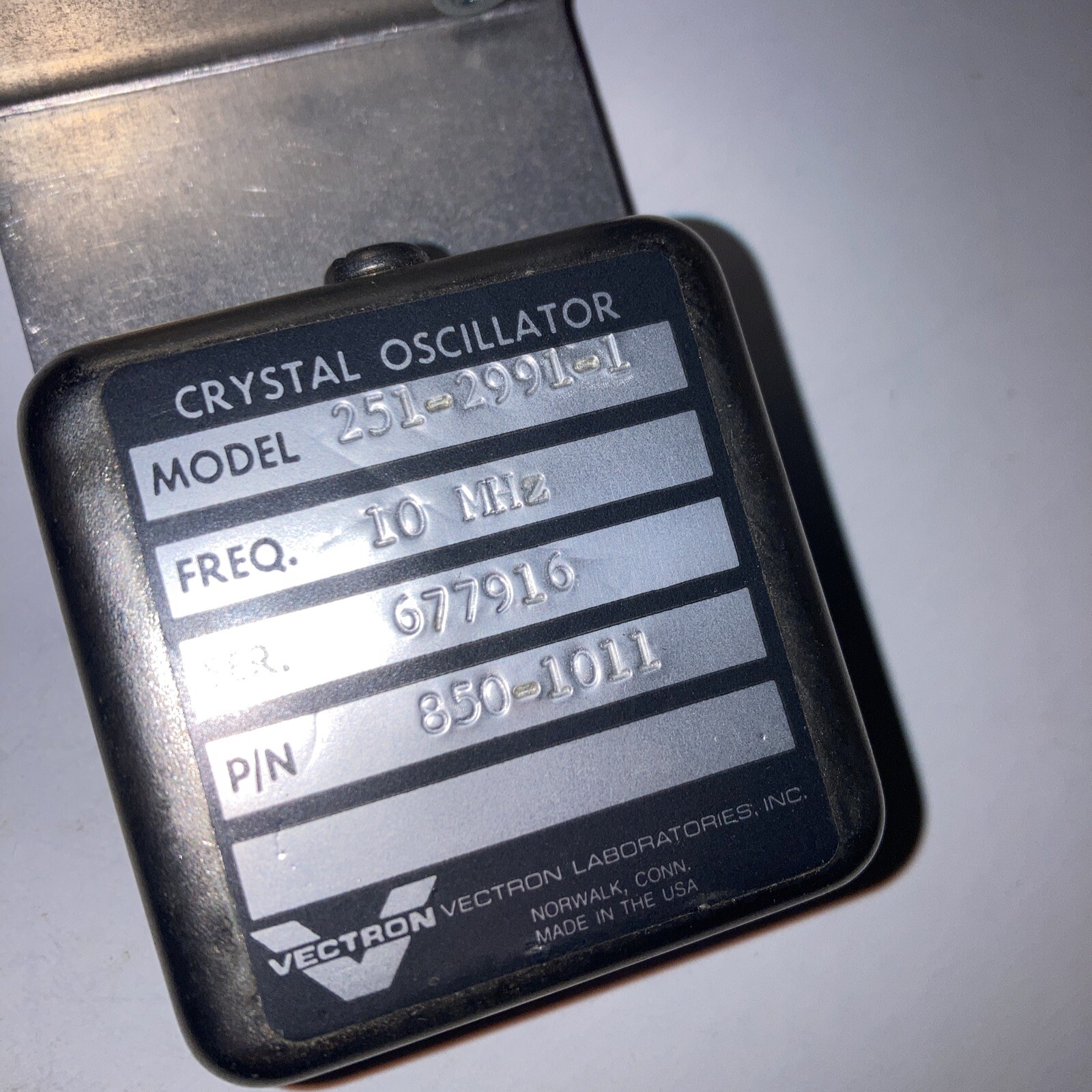 VECTRON LABS. CRYSTAL OSCILLATOR 10 MHZ MODEL 251-2991-1 | eBay