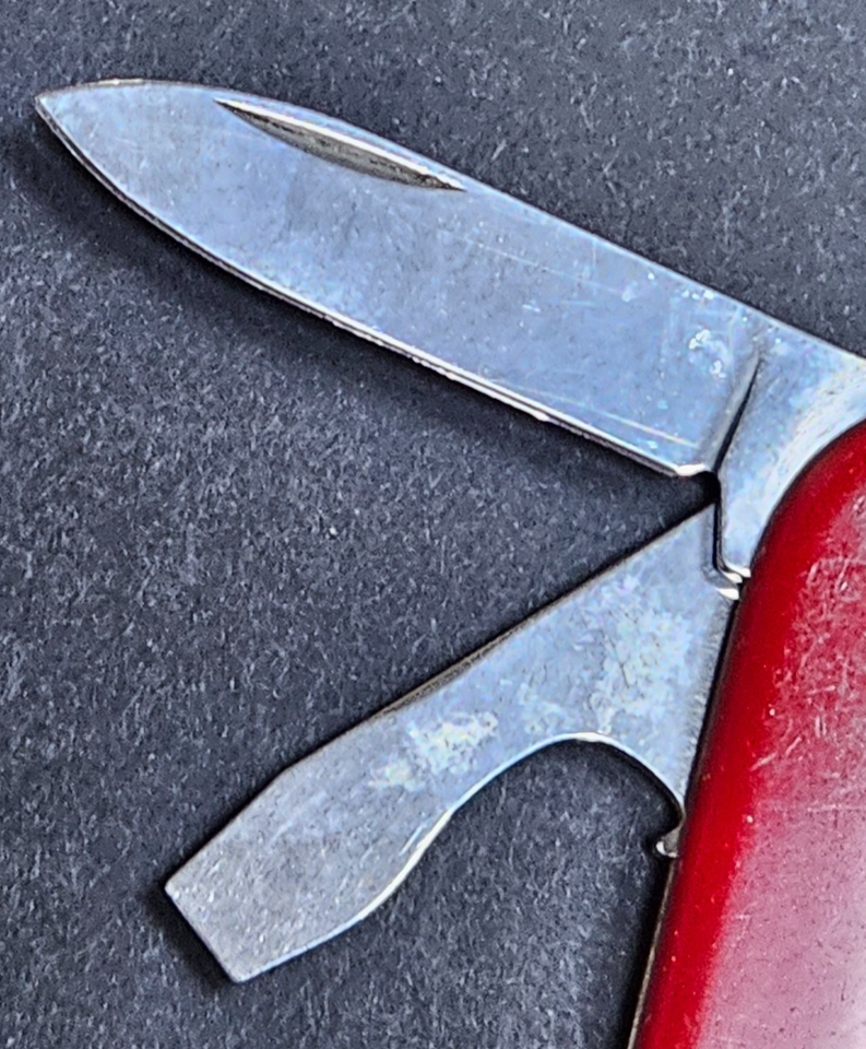 Victorinox Officer’s Knife Red 100mm Swiss Multi Tool Officier Suisse ...