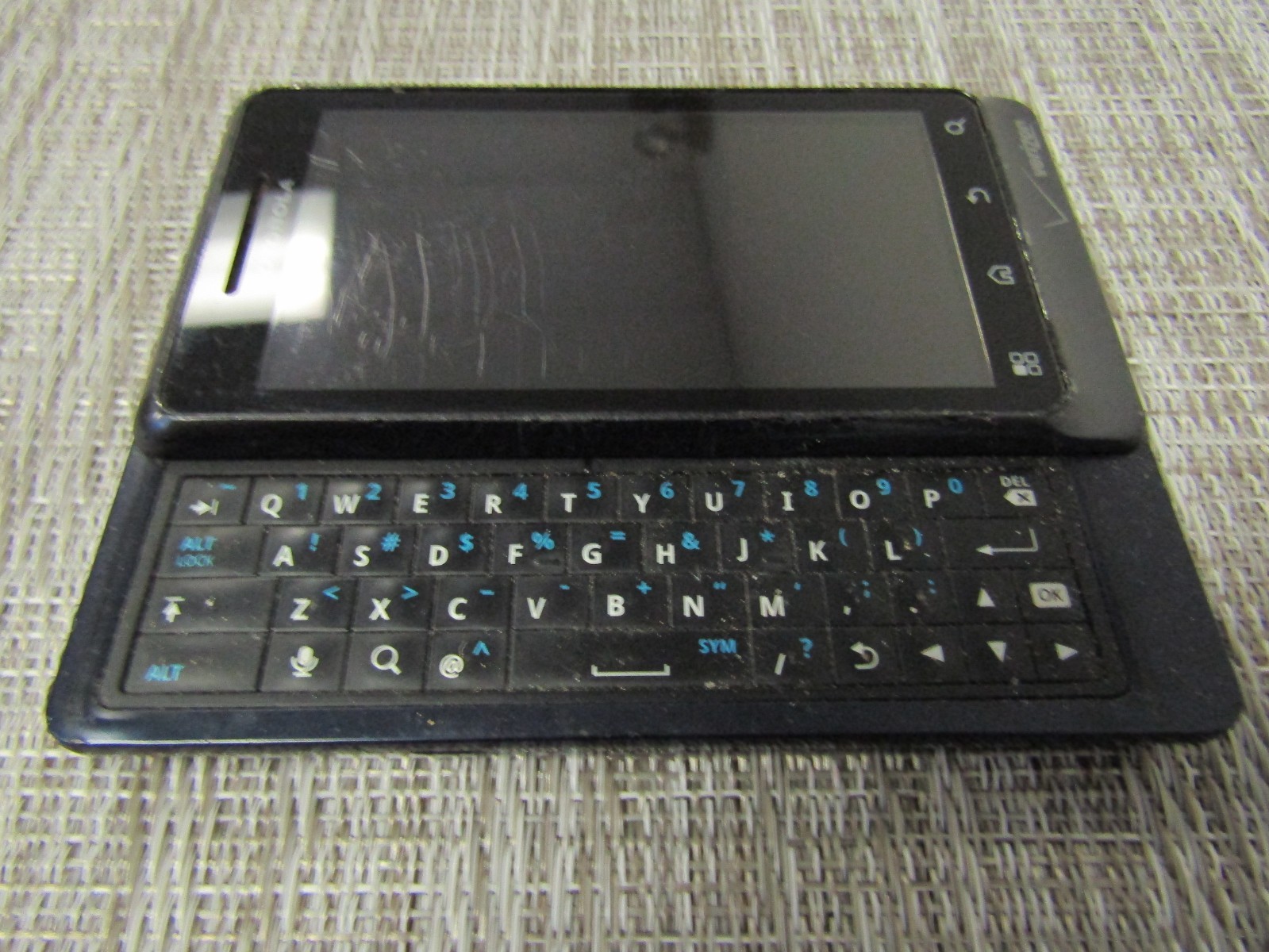 MOTOROLA DROID 2 - (VERIZON WIRELESS) CLEAN ESN, WORKS, PLEASE READ ...