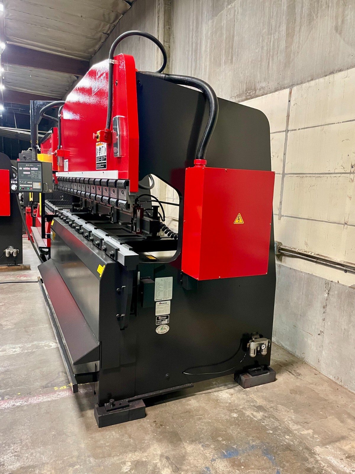 2000 Amada RG-100 CNC Press Brake With NC9-EXII Control | eBay