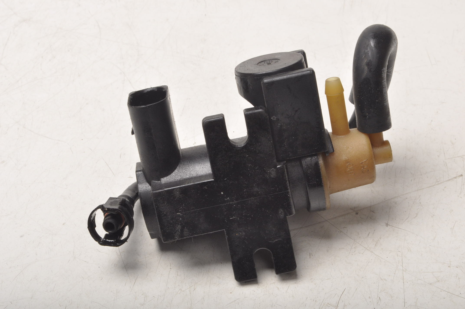 PORSCHE MACAN 3.6 V6 TURBO VACUUM VALVE 94660515500 | eBay