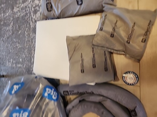 Water Absorbing Kit - Absorbs up to 16 Gallons per Kit - Blue and Gray ...