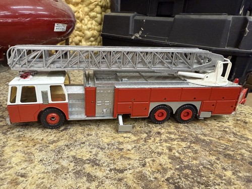 Conrad diecast 1:50 #5504 E-One 135’ quint five-section, three axle ...