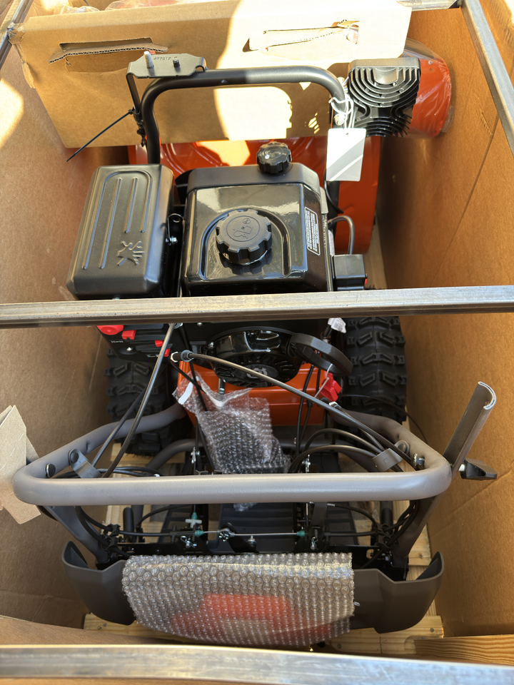 Husqvarna ST 224 24" 208cc Two Stage Electric Start Snow Thrower ...