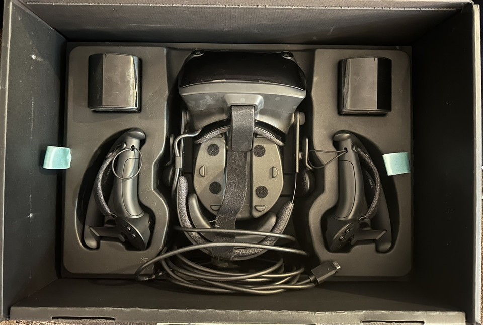 Complete Valve Index VR Headset Kit (w/ Controllers/2 Base Stations/USB ...