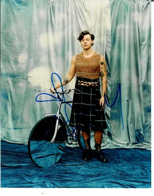 RARE IMAGE! “One Direction" Harry Styles Hand Signed 8X10 Color Photo ...