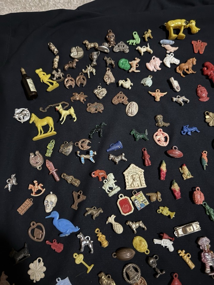 Over 200+ Vintage Gumball Carnival Cracker Jack Prizes, Trinkets, Toys ...