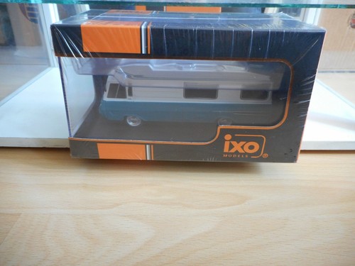 IXO Models Maillet Eric 3 Camper in blau/weiß auf 1:43 in Box | eBay.de