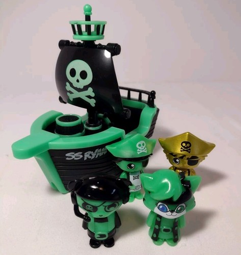 Ryan's World Pirate Ship Boat SS Ryan And 4 Pirate Figures Glow In The ...