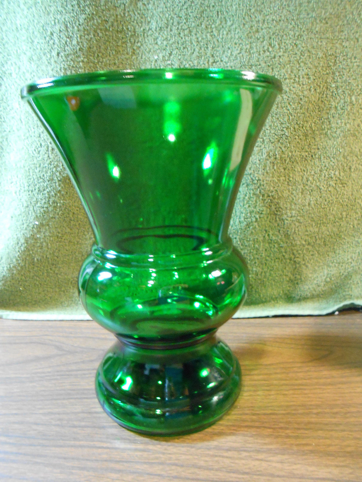 Pretty Vintage Heavy Large 10" Emerald Green NAPCO Glass Urn Style Vase ...
