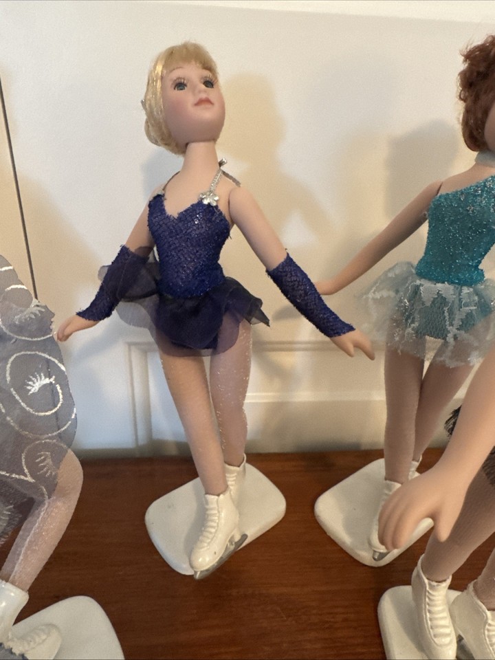 E2 Ally Ice Skating Girl DNC Designs 8" Porcelain Doll Vintage Set Of 7 ...