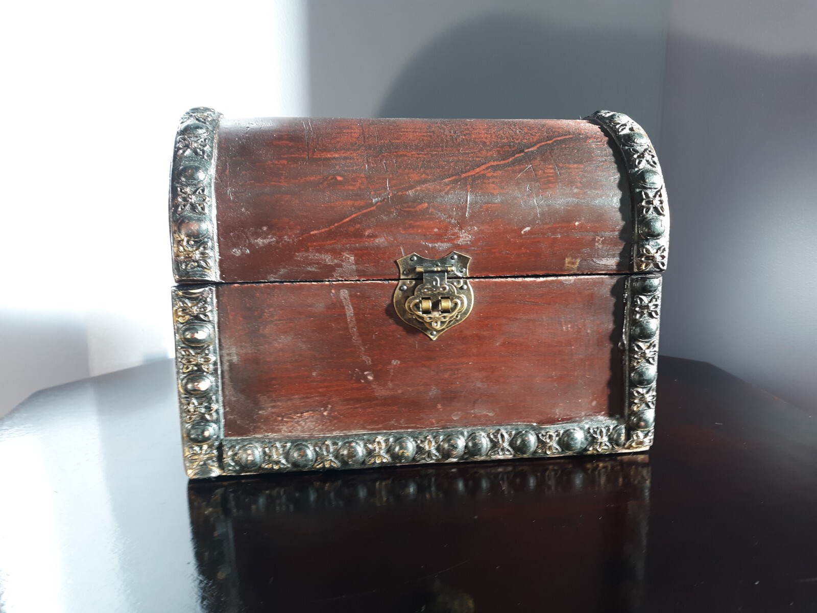 Brown Leather Styled Small Wooden Chest with Brown Felt Inside Treasure ...