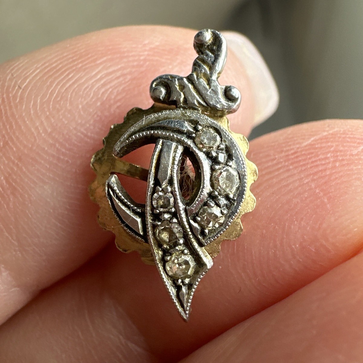 Half Moon Sword Star Medal Pin Donald Duck Archieven Kings & Queens