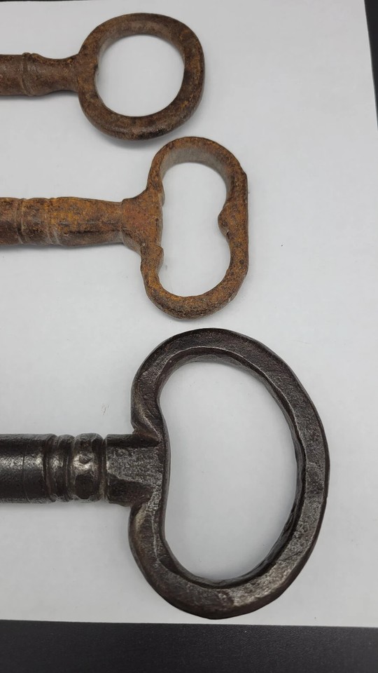 Lot of 3 Large Antique Cast Iron Skeleton Keys | eBay