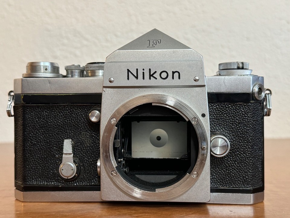 EARLY Nikon F camera w Eyelevel Finder Serial 6401844 - 1959 production ...