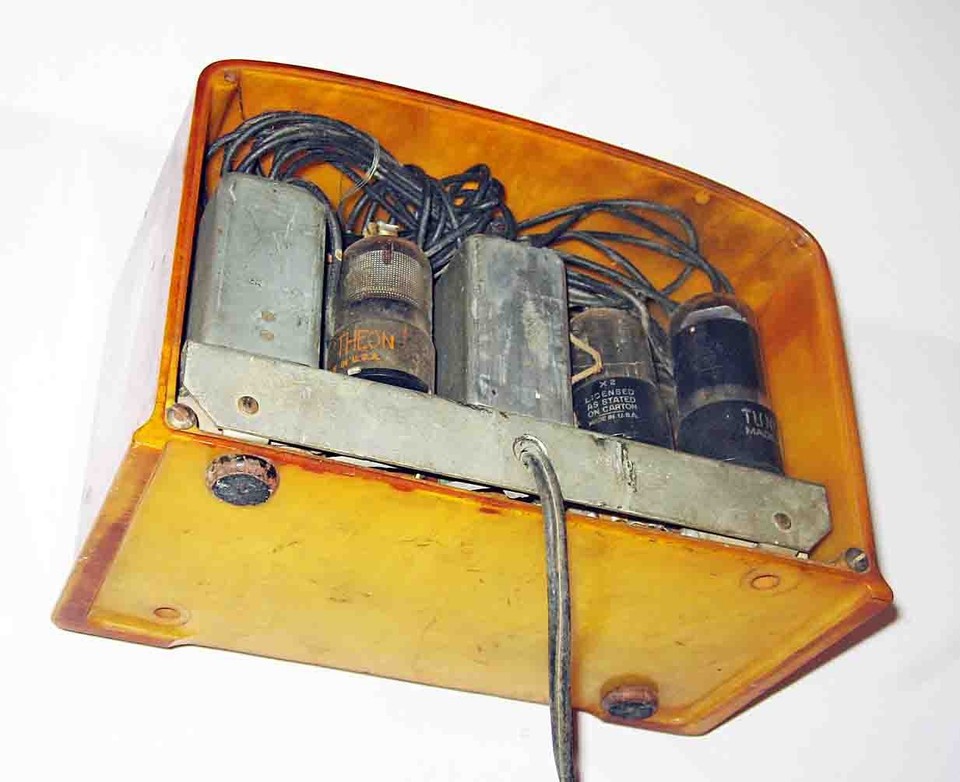 c1938 FADA Model 53/5F50 BUTTERSCOTCH YELLOW CATALIN/BAKELITE RADIO w ...