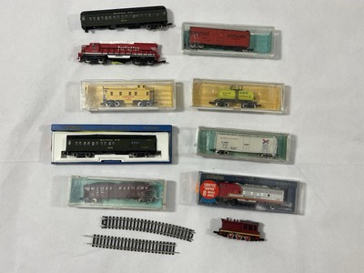 N Scale Vintage Train Cars Lot of 10 & Two N Scale Track Pieces | eBay