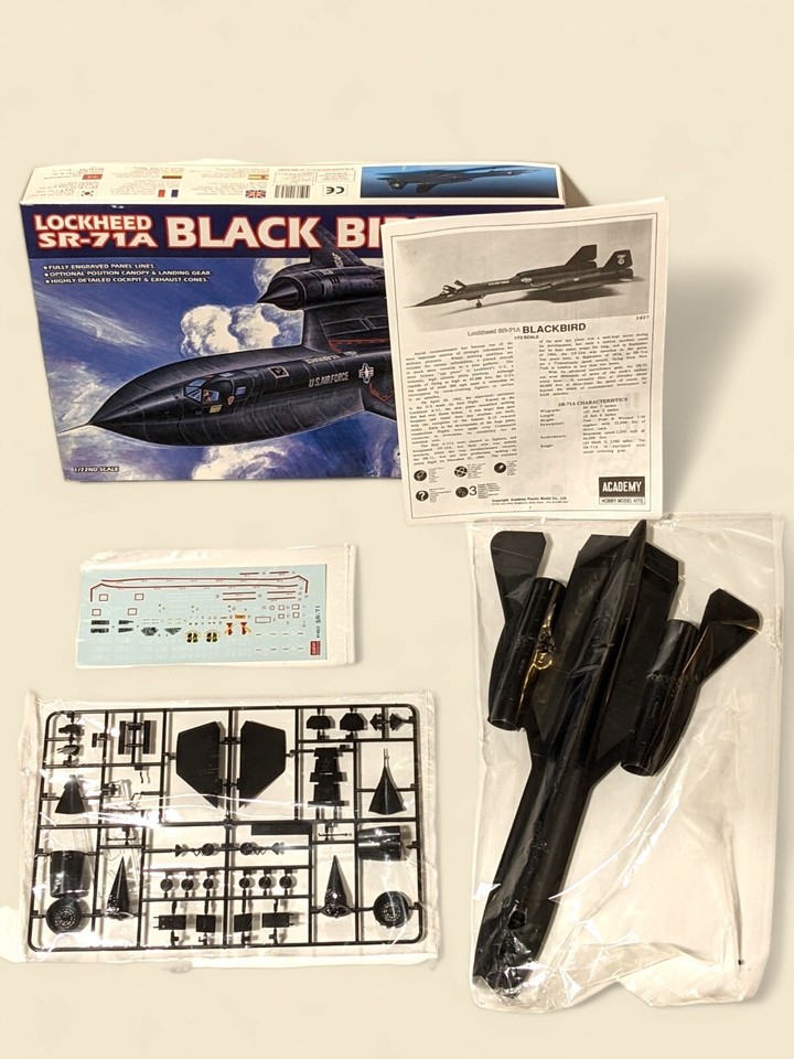 LOCKHEED MARTIN SR-71 BLACKBIRD ACADEMY 1:72 MODEL AIRPLANE KIT - NEW ...