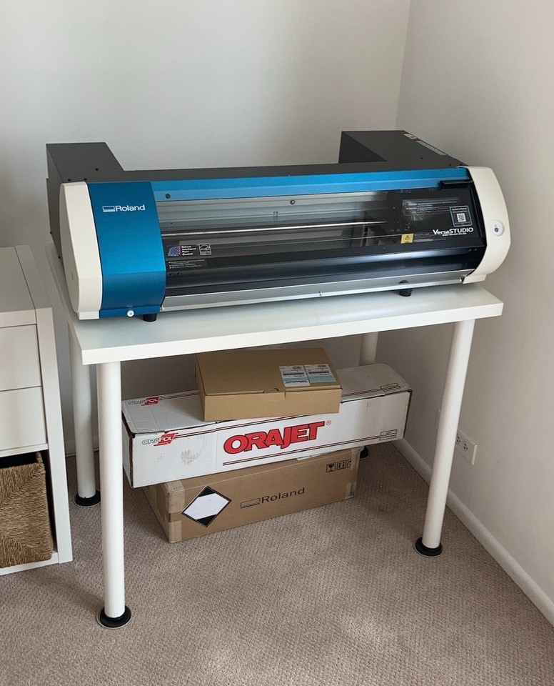 Roland VersaSTUDIO BN-20 Desktop Inkjet Printer/Cutters ~ Power On ...