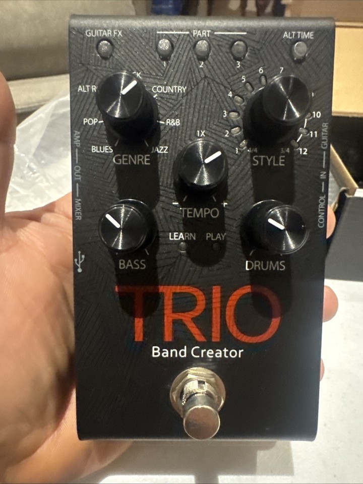 Digitech Trio Electric Guitar Multi-Effect Band Creator Pedal V-01 Read ...