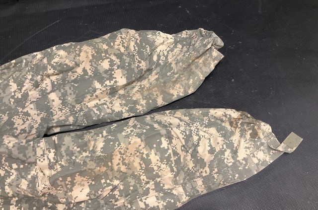 GENUINE US ARMY WET WEATHER TROUSERS. ACU CAMO MEDIUM-REGULAR SIZE ...