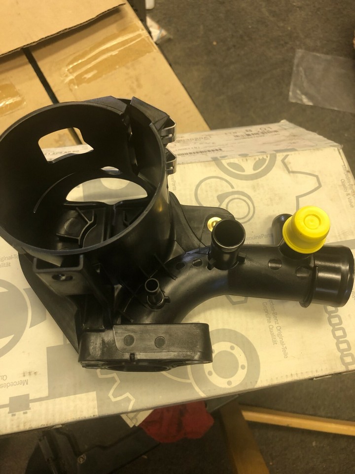 6512006000 Engine Coolant Outlet Flange - Mercedes-Benz (651-200-60-00 ...