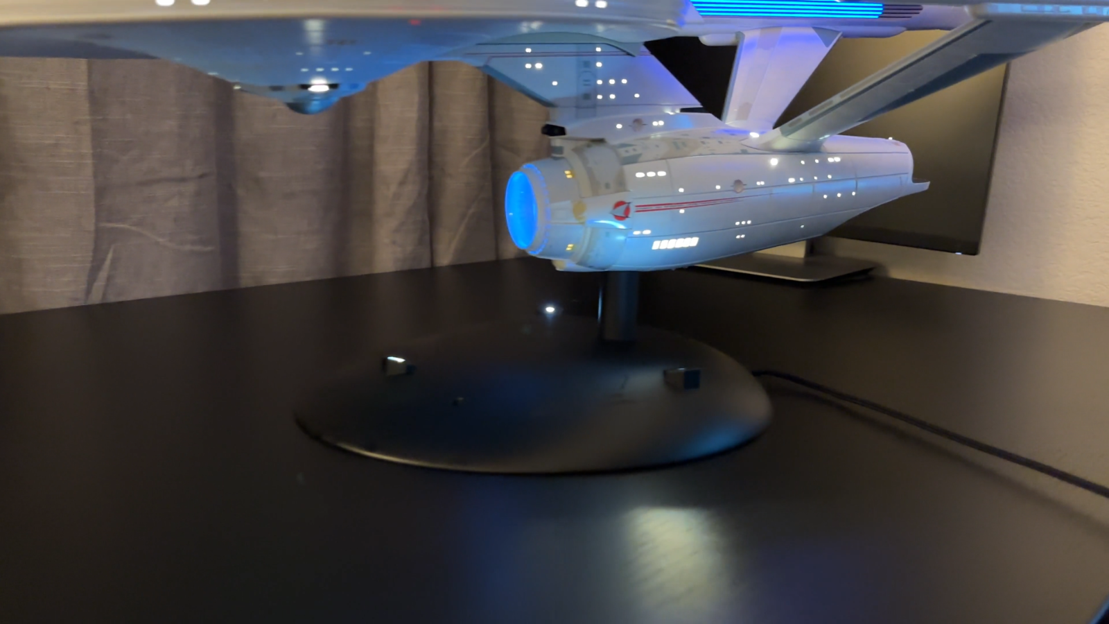 TOMY USS Enterprise 1/350 Refit Star Trek TMP – INSPECTED & TESTED ...